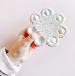 Sarah Bee Pottery Ceramic Daisy Palette